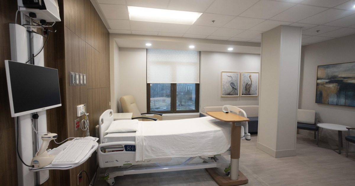 Mother/Baby Suites (Postpartum Care) | USA Health