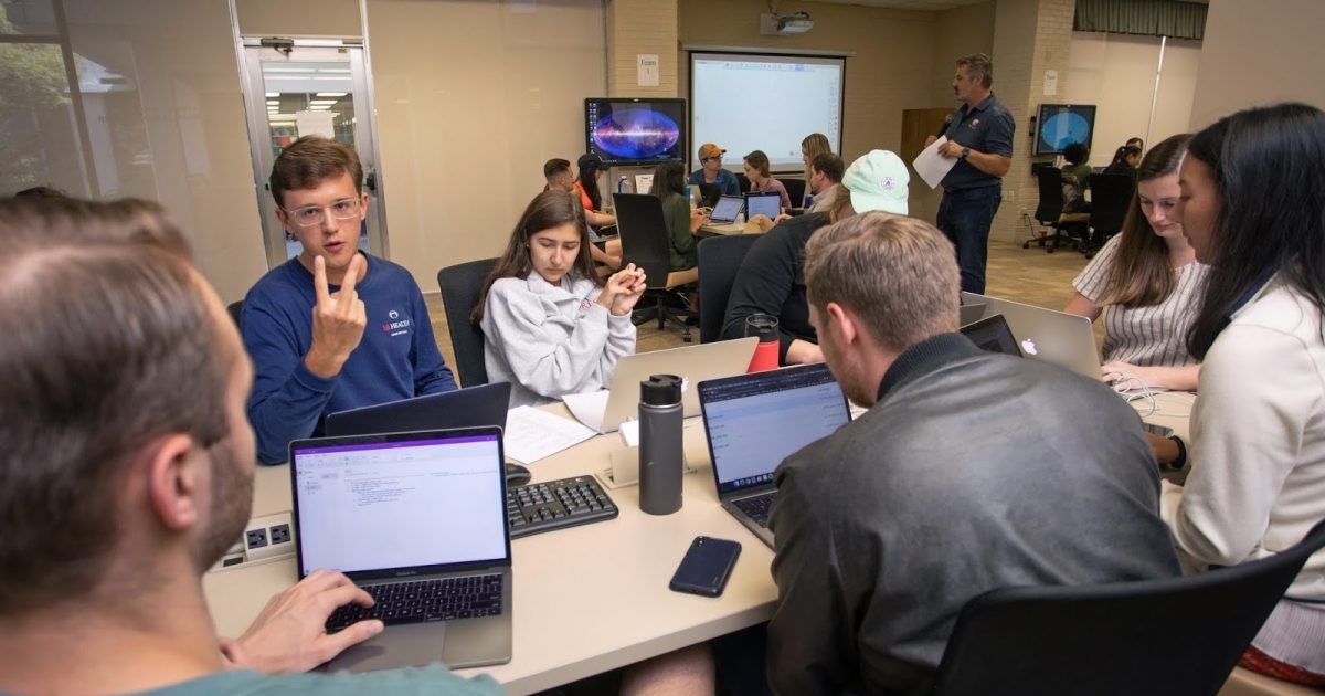 First-year medical students meet first patients in virtual clinic | USA ...