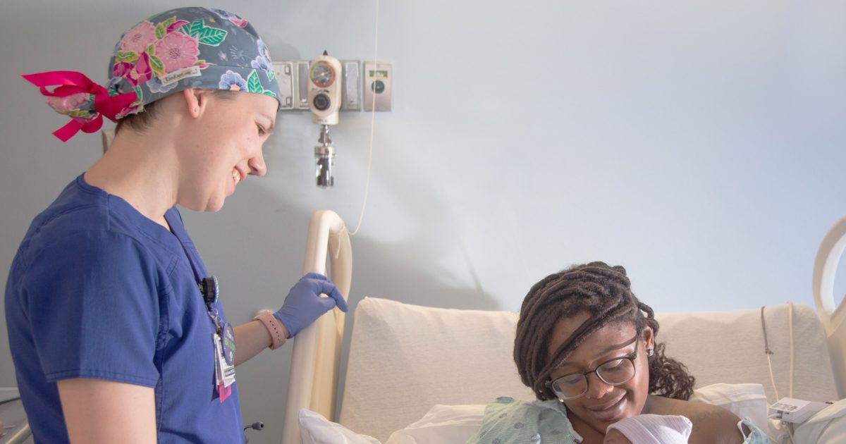 New approach on maternity care: Specialized nurse team supports mother ...